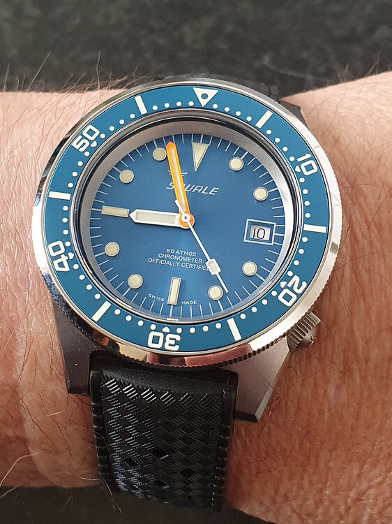 Themaweken horloges:toon je horloge met een bronzen kast-band, dus niet ...